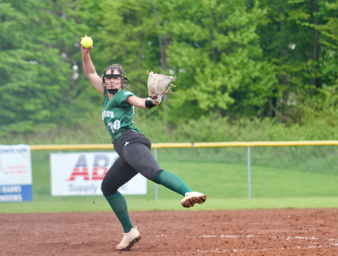 Madison stuns Findlay to reach district title softball game
