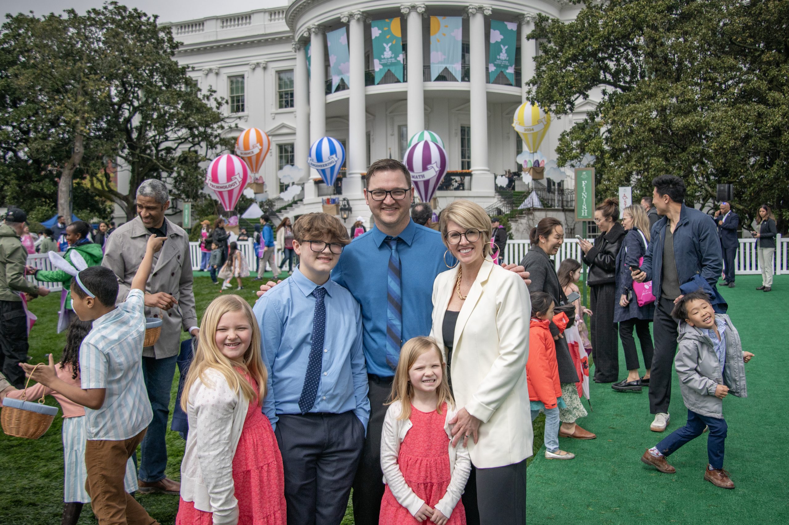 179th Cyberspace Wing photojournalist joins family at White House ...