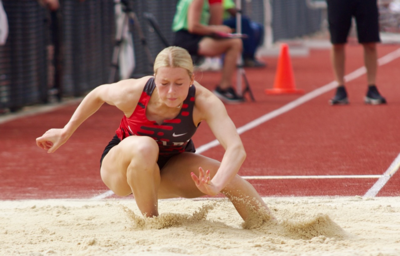Shelby's Henkel overcomes shaky start to win Division II state long ...