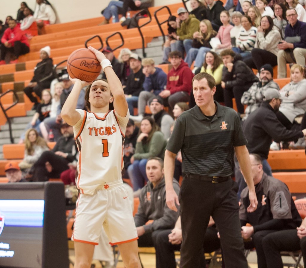 Ediger, Arrows tame Tygers in triple overtime thriller