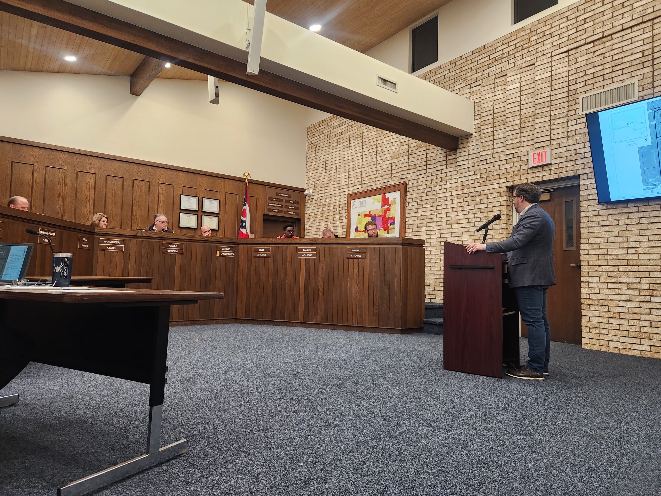 Spirited debate peppers Walker Lake Road rezoning issue at Ontario City ...